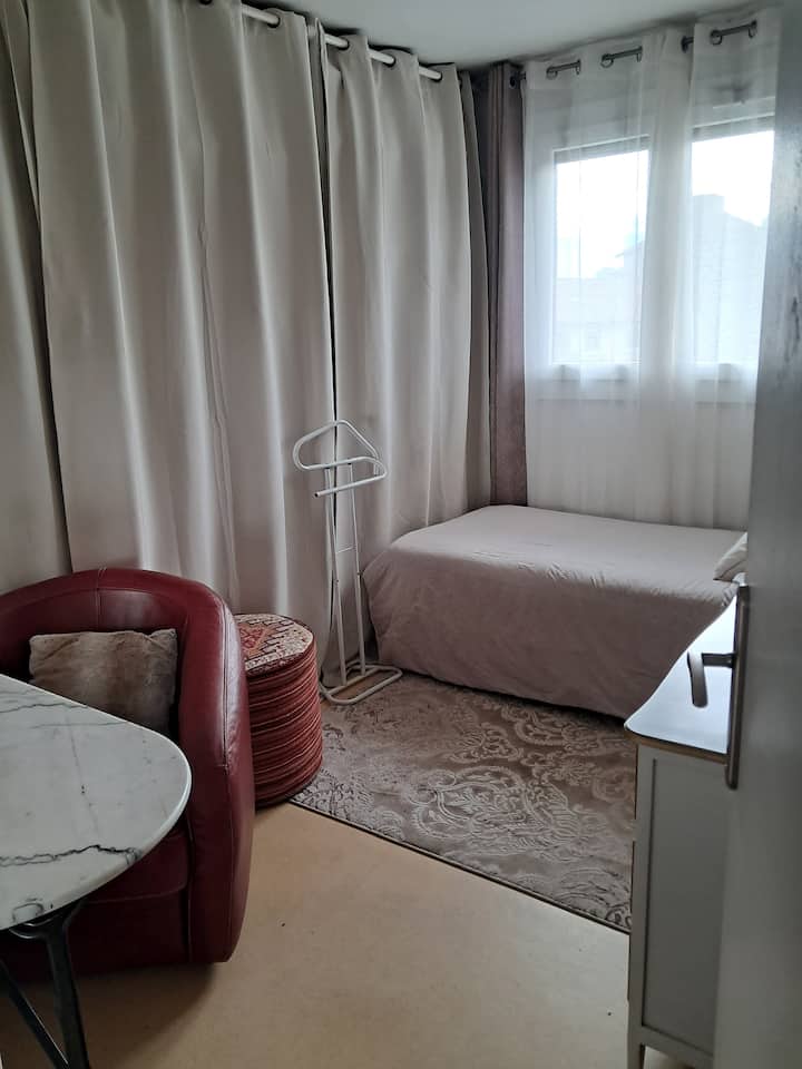 Chambre Pour Femme Seule Uniquement (4) - Annecy