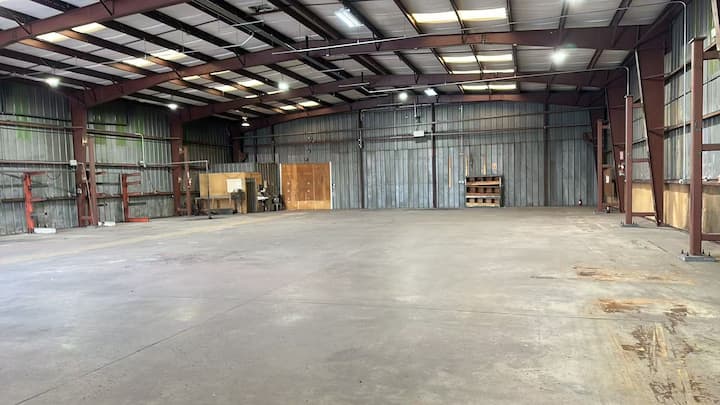 Industrial Warehouse For Rent, 7,500 Sq Ft, Pdr-2 - 戴利城