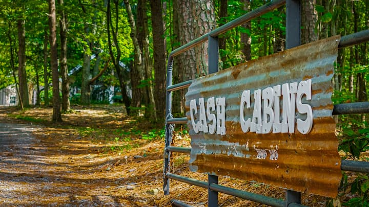 Cash Cabins-sleeps 13 In 2 Cabins - Mentone, AL