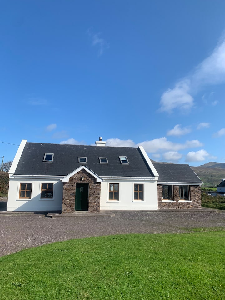 Tranquil Mountain View Escape - Dingle Peninsula