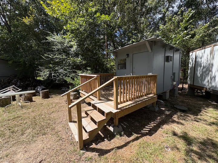 Cozy, Private And Affordable - Stagecoach, TX