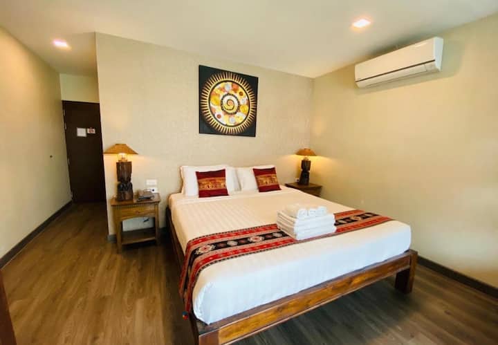 Deluxe Triple Room In Old Town Chiangmai - Chiang Mai