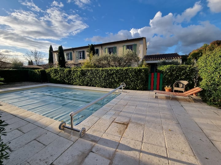 Maison De Charme Au Cœur Du Village Avec Jardin - Graveson