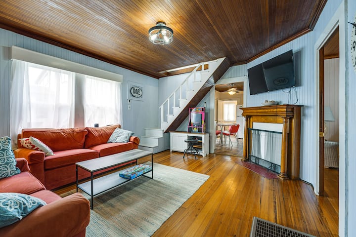 Steps To Shore! Old Orchard Beach Gem W/ Patio - Old Orchard Beach, ME
