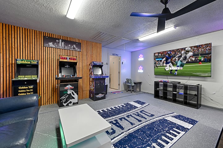 Hot Tub, Game Room, Swimming Pool, King Bed! - Fort Worth, TX
