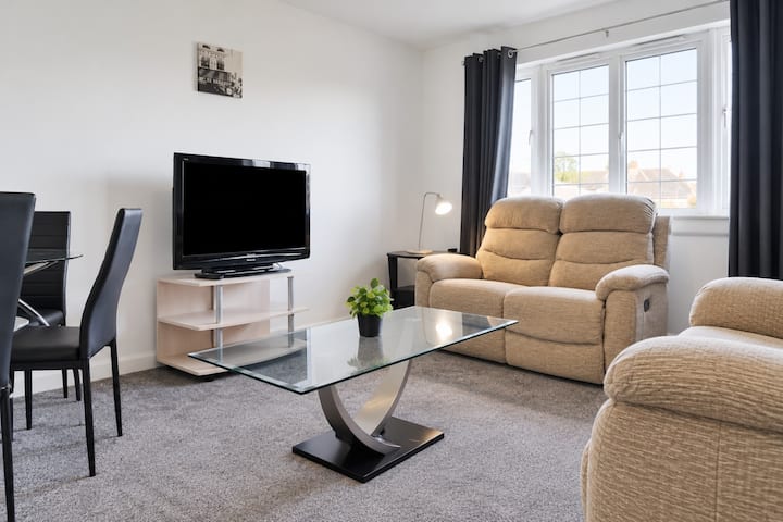 Park & Unwind | Central Haven For 4 | Free Parking - Livingston