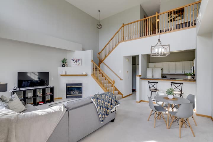 Shakopee Townhome Near Valleyfair & Mystic Lake - O'Dowd Lake, MN