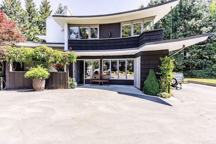 Victory Mid-century Modern Home - Langford