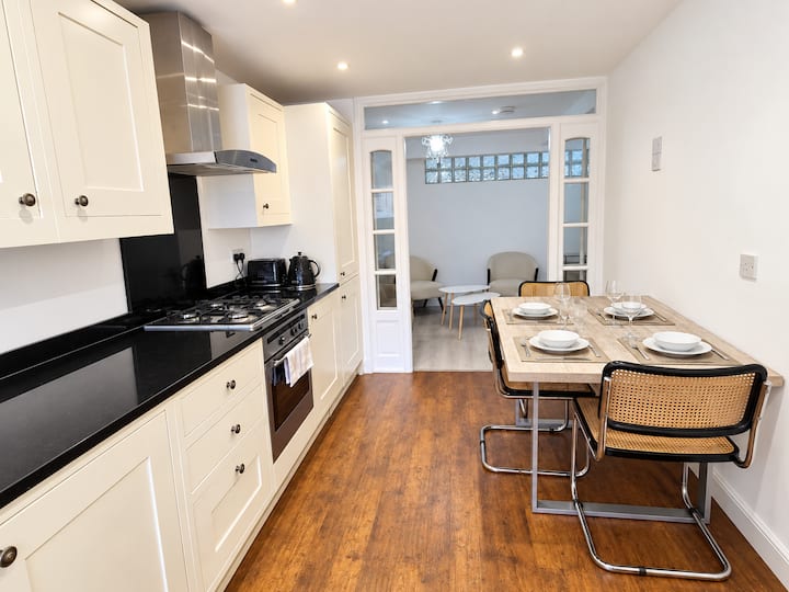 Spacious 3br | Northwood | Families & Contractors - Watford