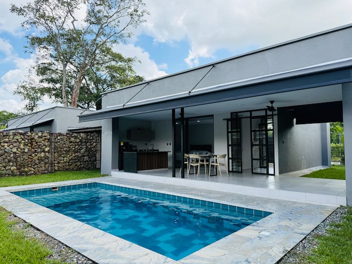 Cabaña Yarumo, Refugio Privado Con Piscina. - Villavicencio