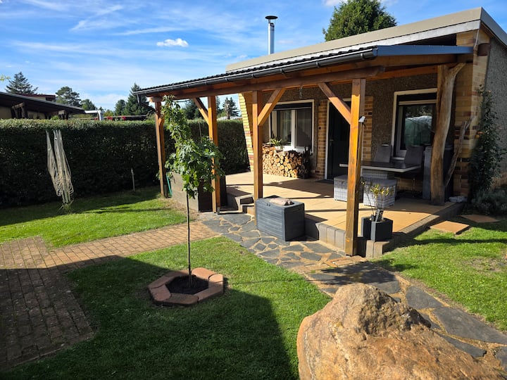 Kleiner Bungalow Mit Kamin In Ruhiger Lage - Finsterwalde