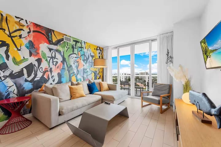 Modern 1br Apt Bay View, Pool & Beach Access - Hallandale Beach, FL