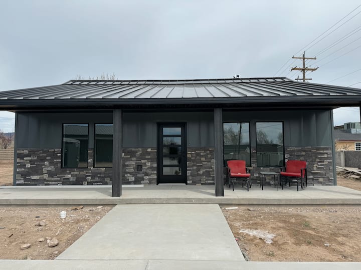 New Modern 1000 Sq Foot Casita. - Beaver, UT