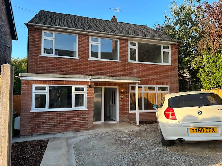 Freshly Renovated Family Home - Derbyshire