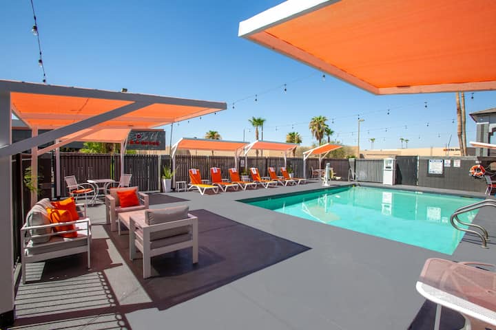Next To Arrowhead Towne Center + Free Breakfast - Glendale, AZ