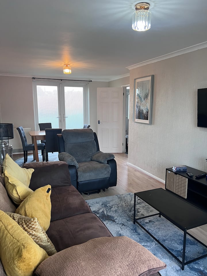 Homely Stay - Newport