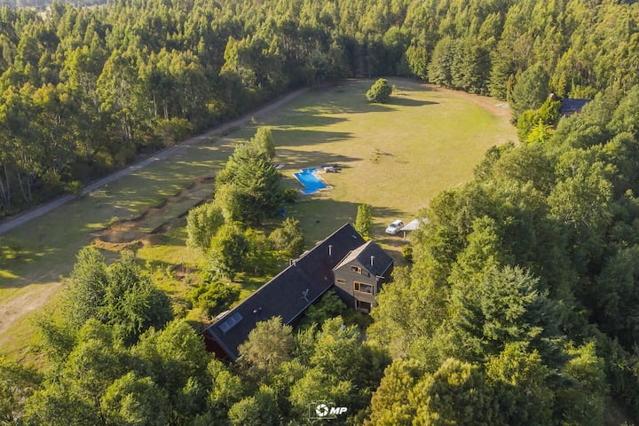 Casa De Campo, Flor Del Bosque Con Piscina - Chile