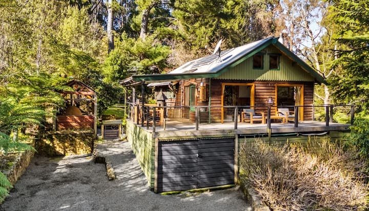 Mouse Head Lodge - Currawong Rd