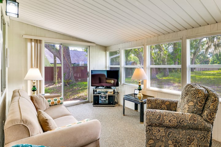 Vacation Village Fun: 'Lake It Easy' Cottage - Clermont, FL