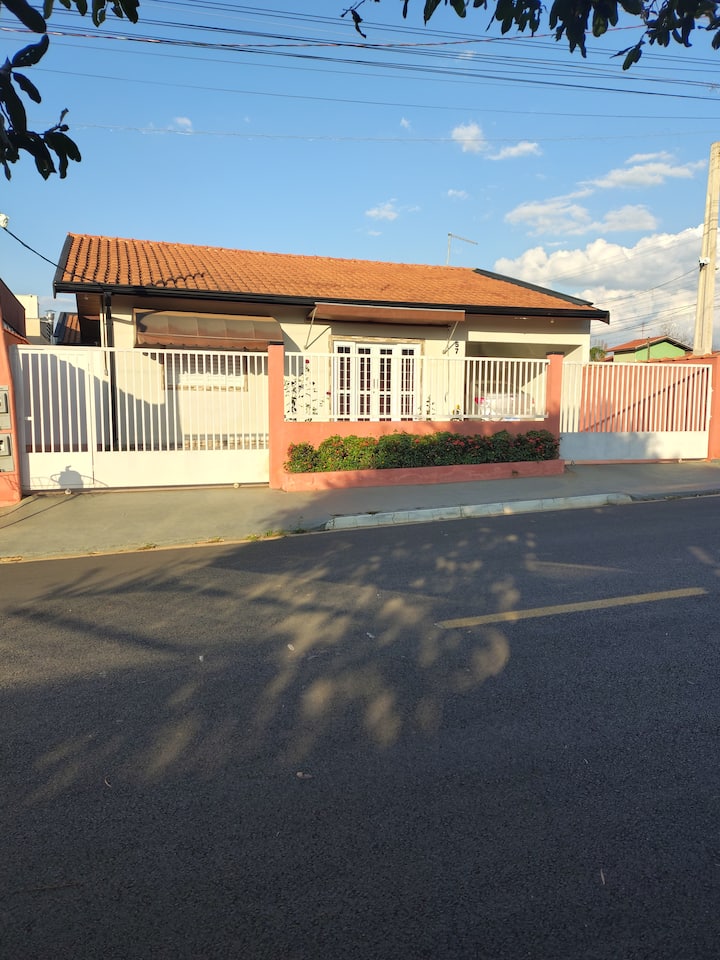 Casa Frente Ouro 57 - Holambra
