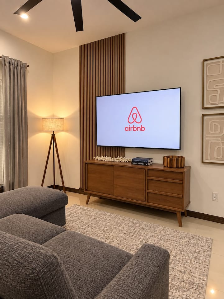 Cozy Modern Retreat Stylish Stay Prime Location - Mission, TX