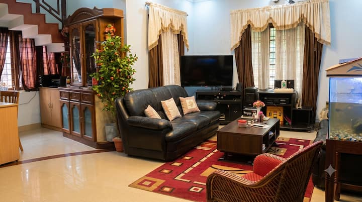 A Luxury Villa Situated At The Heart Of Kerala - 트리수르