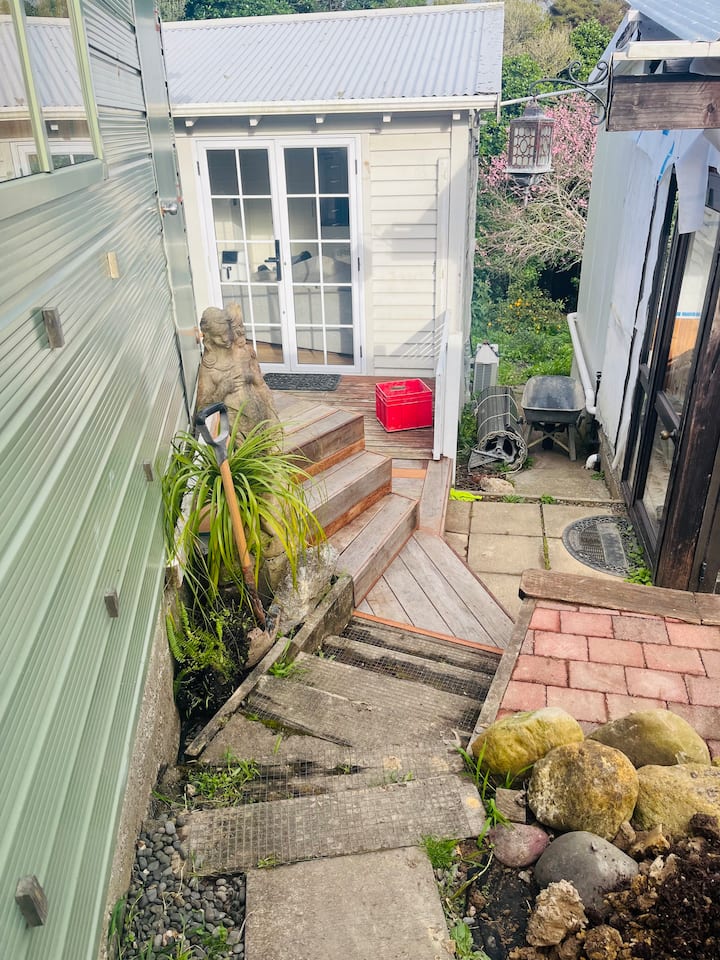 Guest House, Sleeps 4, Close To Oneroa Beach - Waiheke Island