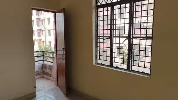 Independent, Green & Peaceful Environment - Kanpur