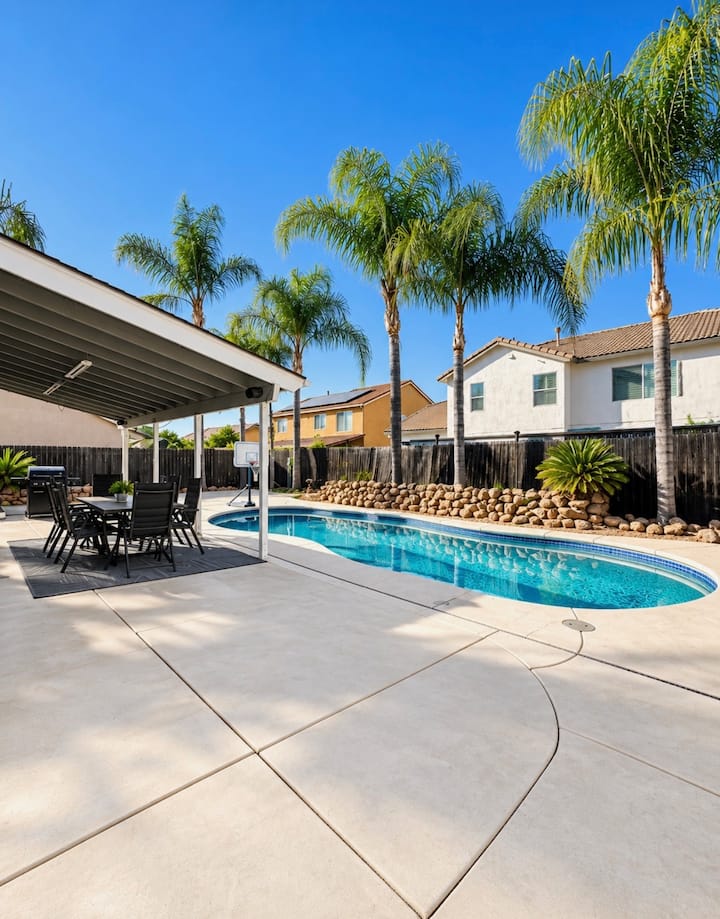 The Entertainment Estate - Modesto, CA