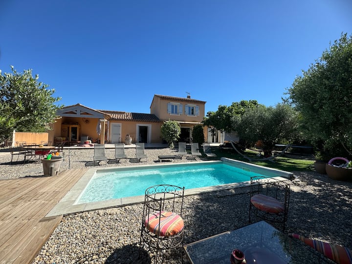 Maison Avec Piscine Au Calme - La Crau