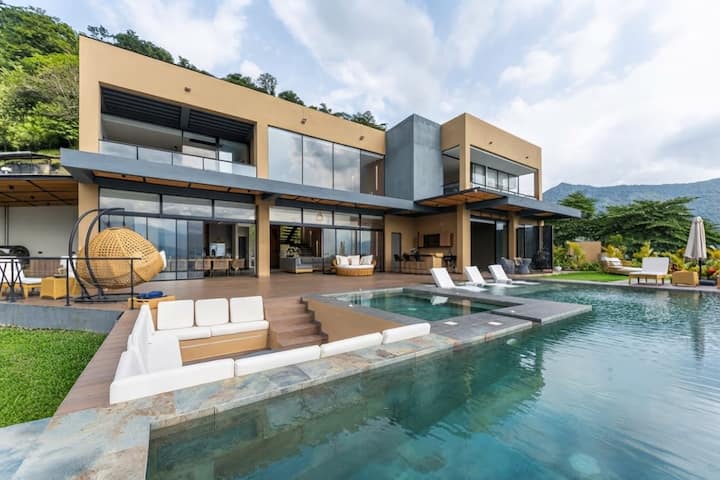 Bellevue Villeta | Piscina, Jacuzzi Y Vista - Villeta