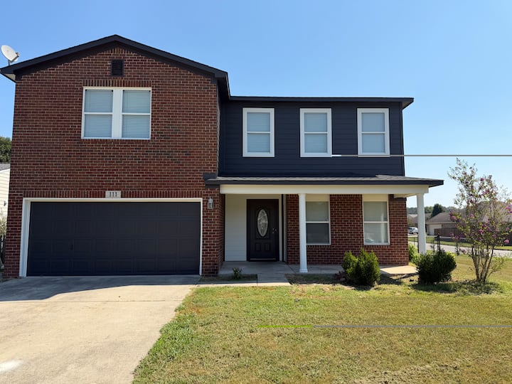 4 King Beds/quiet Home/10 Min Rtj Golf/18 Min Hsv - Huntsville, AL