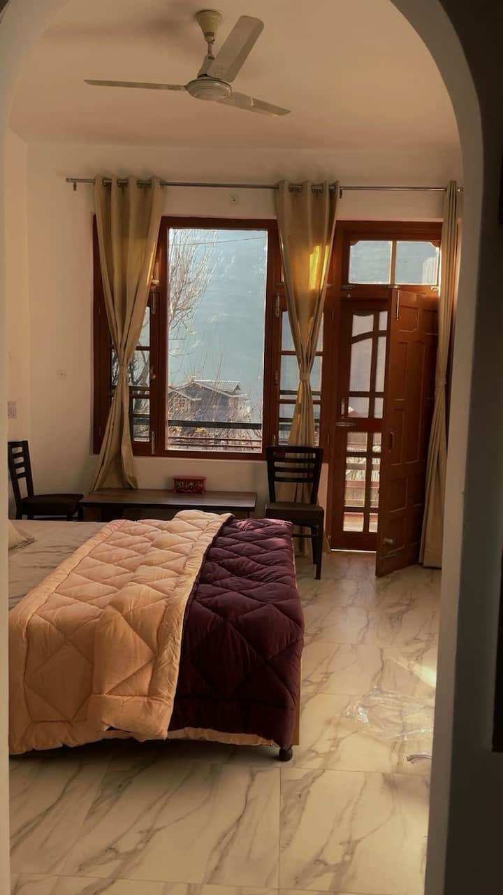 Kalashanu Paras Homes |G-2 Cozy Studio | Kitchen - Kullu