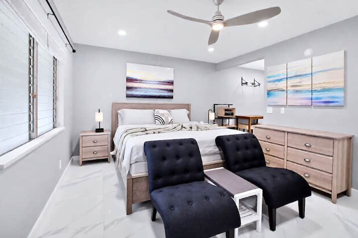 Marina Row 2 Coastal Studio - Delray Beach, FL