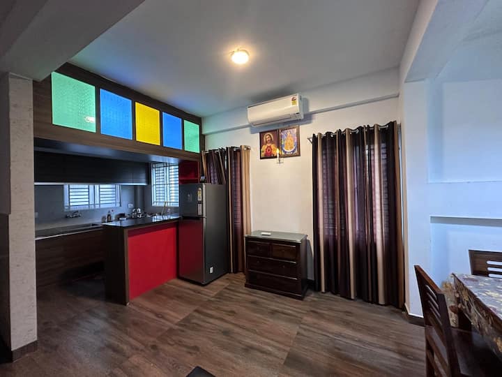 Modern 2br Apartment With Open Kitchen & Balconies - Thrissur