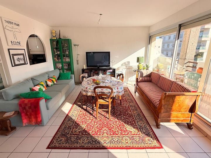 Bright & Spacious Apartment Just 8 Min From Geneva - Ferney-Voltaire