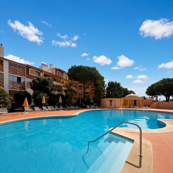 Coastal Escape 2br Apartment With Terrace & Pool - Cascais