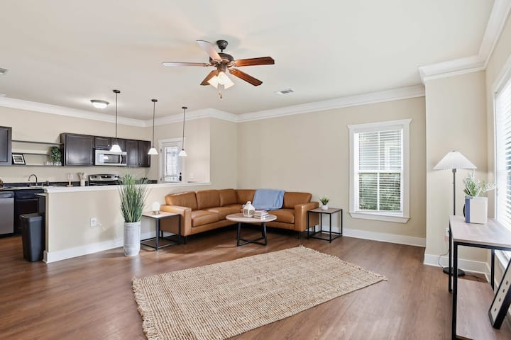 Game Day Getaway Near Texas A&m With Pool - College Station, TX