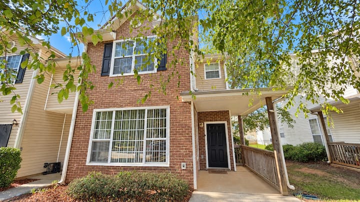 Renovated 3br Townhome Near Echopark Speedway - Hampton, GA