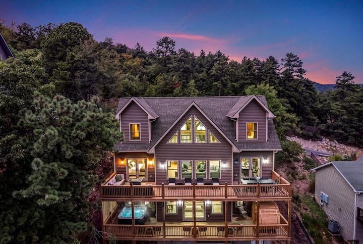 New Build W/ Views | Hot Tub + Sauna | Sleeps 16 - 哈裏森堡