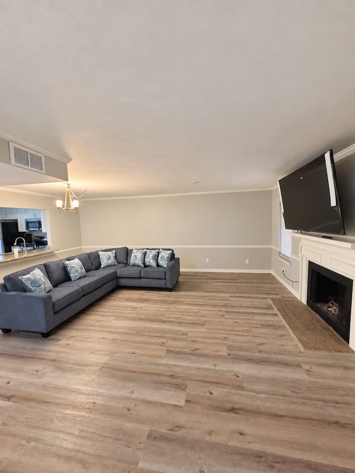 Crimson Comfort - 3 Br, 2.5 Baths - Tuscaloosa, AL