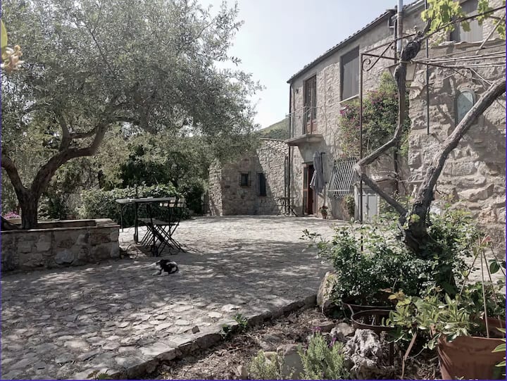 Casadelvento, Stone Cottage In The Olive Trees - Scillato