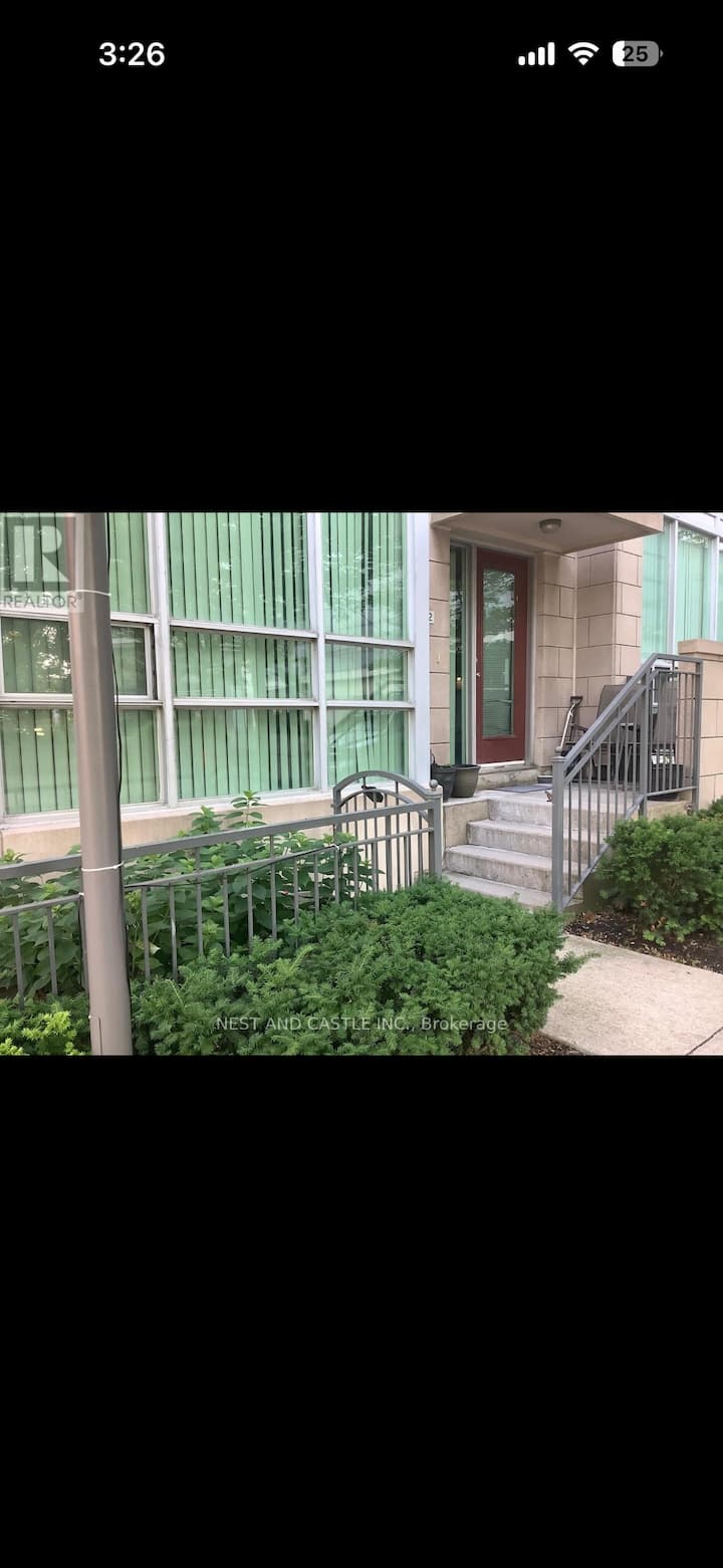 Mississauga Centre Square One Town House 2 Bedroom - Mississauga