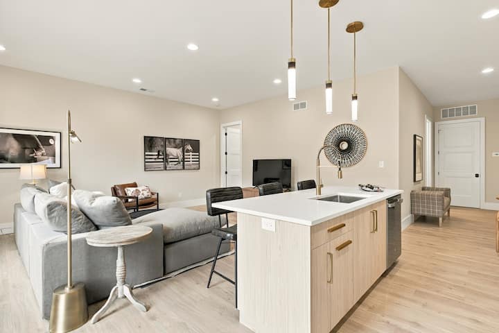 The Belle Meade · 1 Bed · 1.5 Bath · 900 Sf - Owensboro, KY