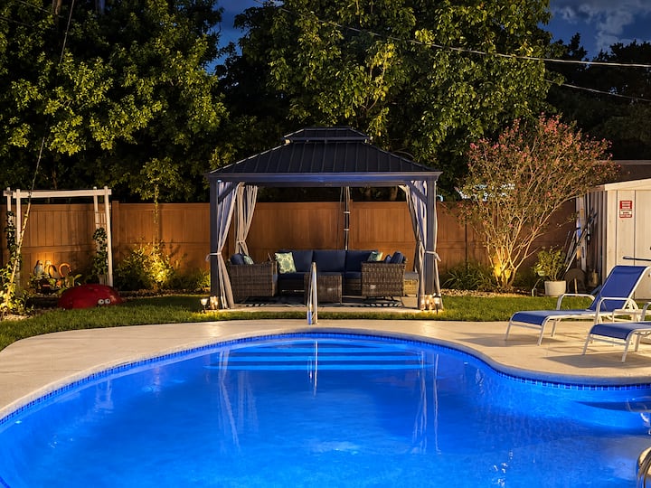 St. Pete Pool Home W/ Arcade | Beaches + Downtown - St. Petersburg, FL