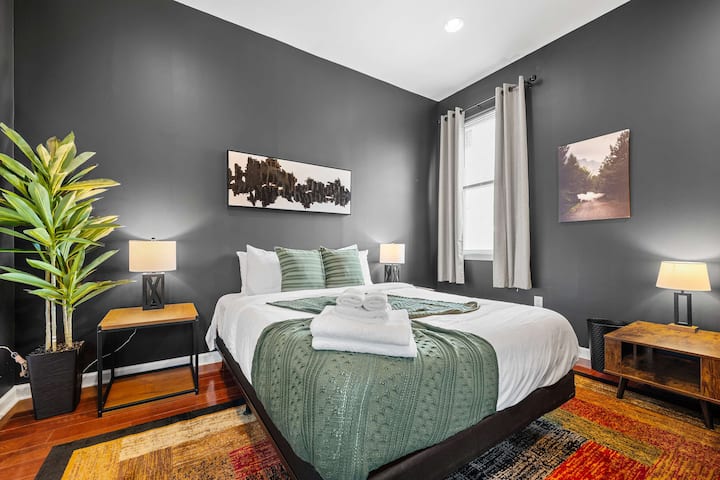South Street One-bedroom | Walk Everywhere - National Park, NJ
