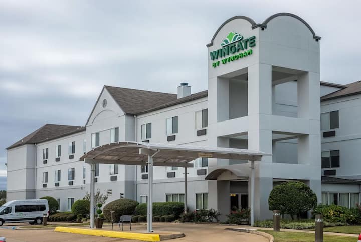 Wingate By Wyndham Shreveport King Studio - Shreveport, LA