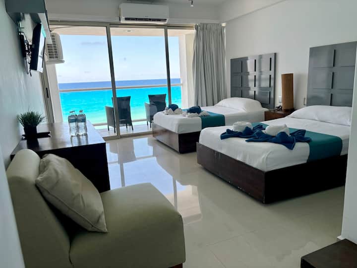 Beachfront Thalassa Studio, Oceanview | 403 - Cancún