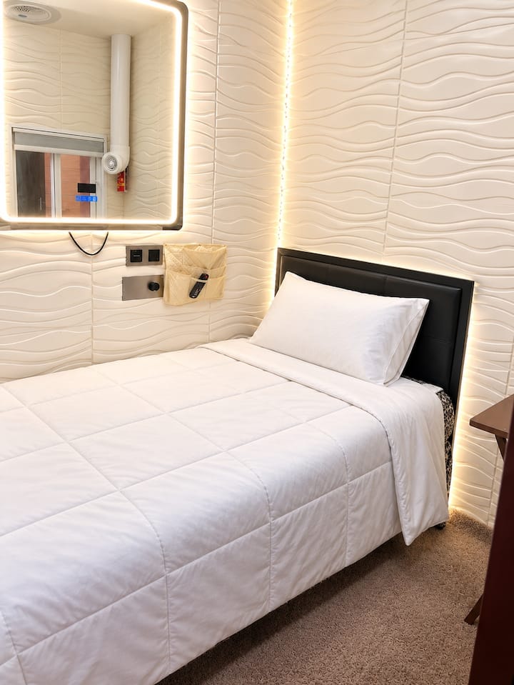 Affordable Downtown Stay Free Coffee + Wifi - Chicago, IL