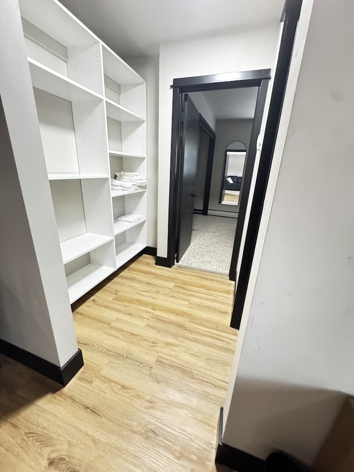 Historic 8th St Apartment Building - Unit 8 - North Dakota